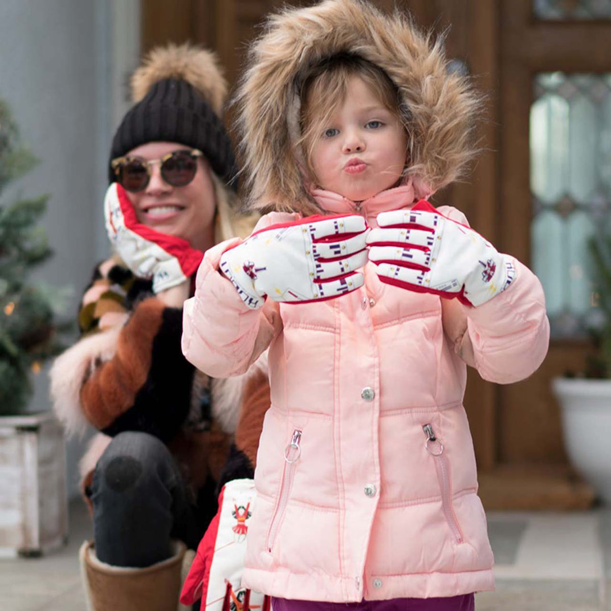 Freezy Freaky Robot Gloves | Denny's